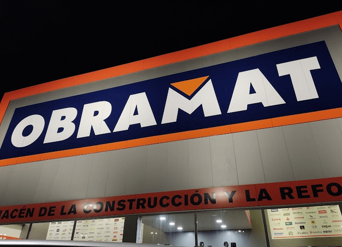 OBRAMAT ya luce su nuevo nombre en la Región de Murcia